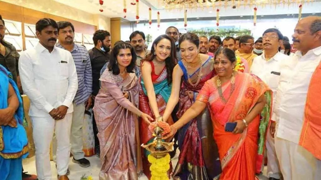 CMR Shopping Mall opened in Kothagudem