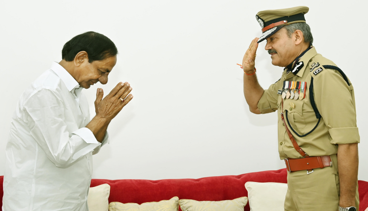 New DGP Anjani Kumar Meets CM KCR