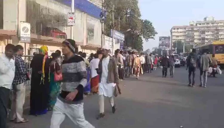 WATCH | Huge Response To The Prajavani In The Praja Bhavan: Half KM ...