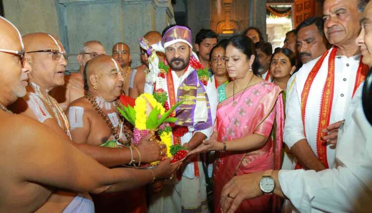 CM Revanth Reddy And Wife Performed Pooja At Yadagirigutta