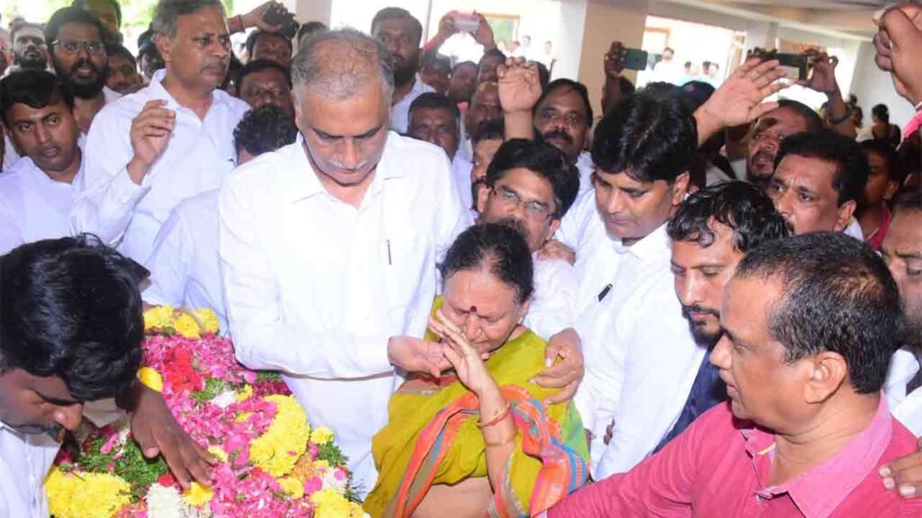 BRS Leaders Visited Jainoor And Spoke With Victim’s Son