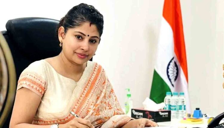 Kancha Gachibowli Land Row: Police Issue Notice To IAS Smita Sabharwal