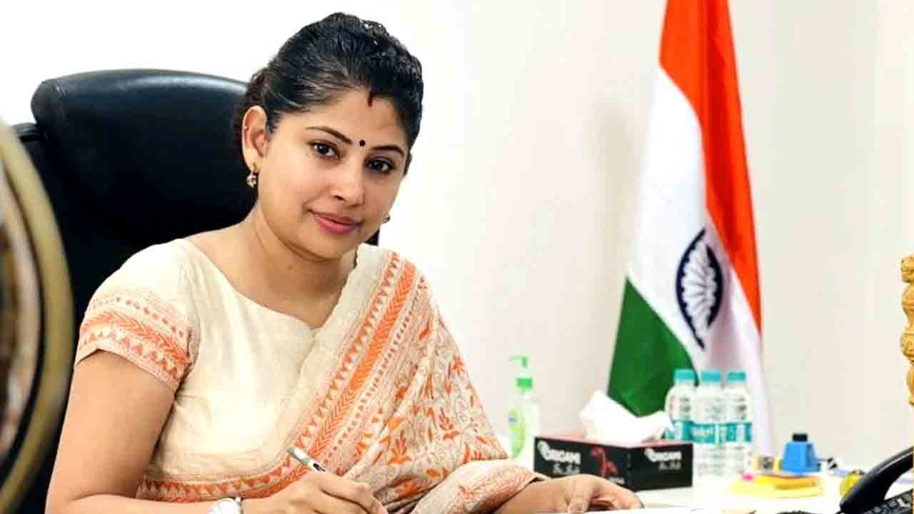 Kancha Gachibowli Land Row: Police Issue Notice To IAS Smita Sabharwal